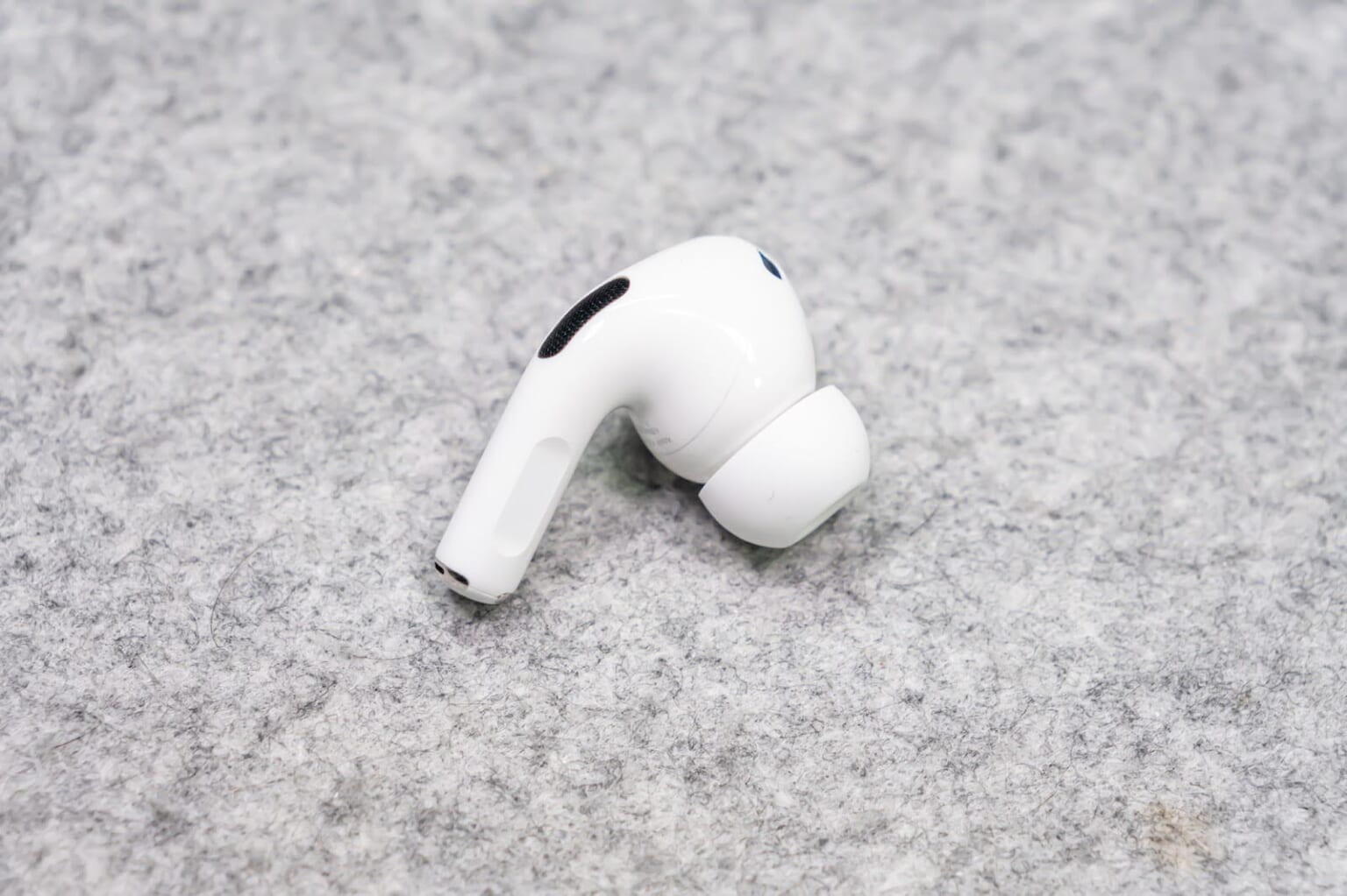 AirPods Pro(第2世代)は買うべき？実機レビューで魅力やデメリットを解説！ | SUUTA Magazine